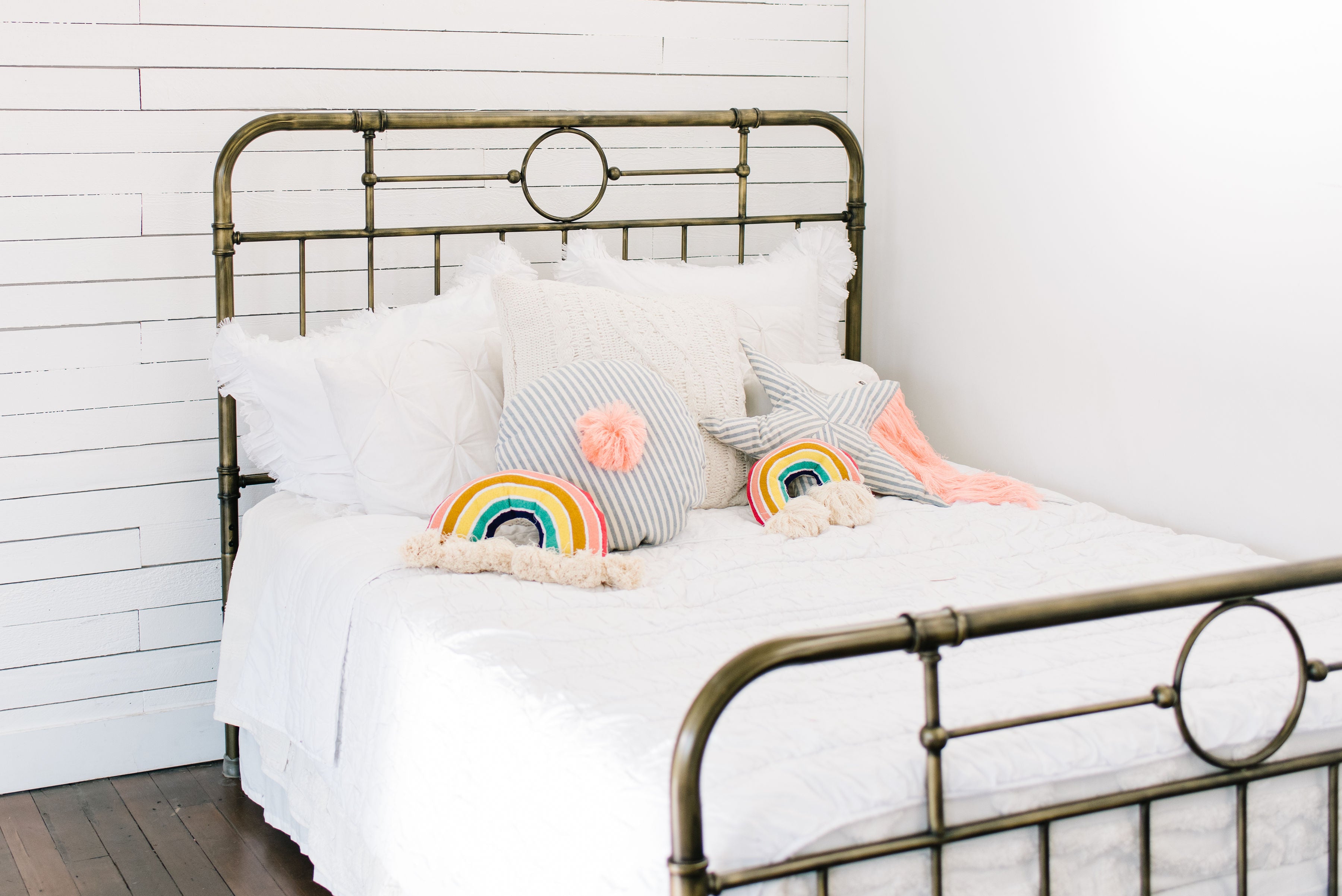 Folklore Home Décor – Folklore Las Niñas